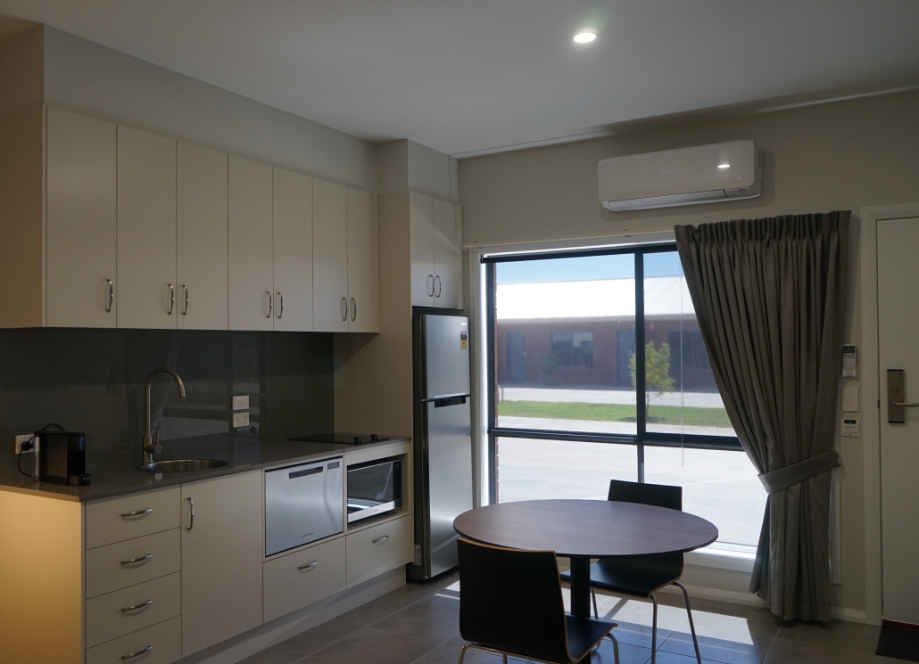 Studio Apartment Kitchen - Euston Motel